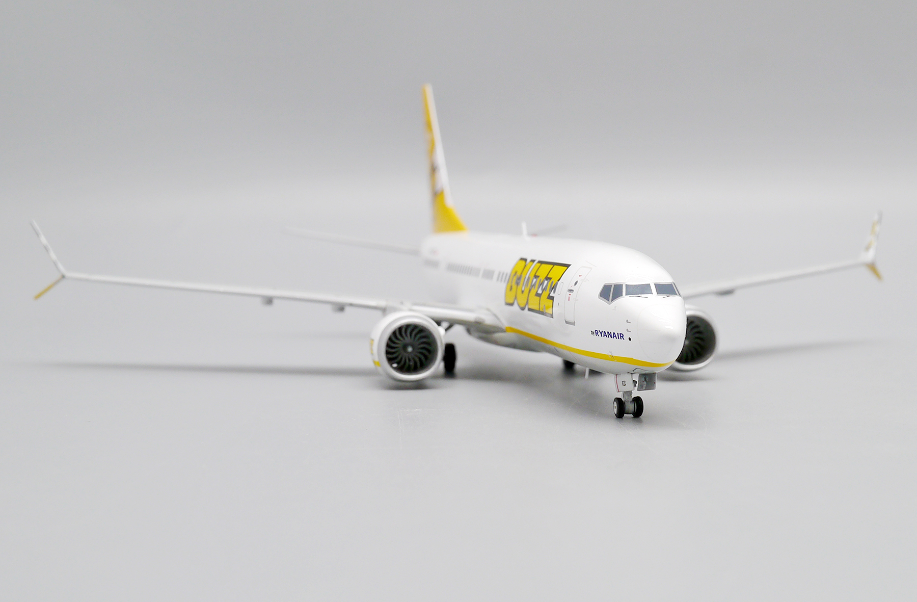 ScaleModelStore.com :: JC Wings 1:200 - EW238M003 - Buzz (Ryanair ...