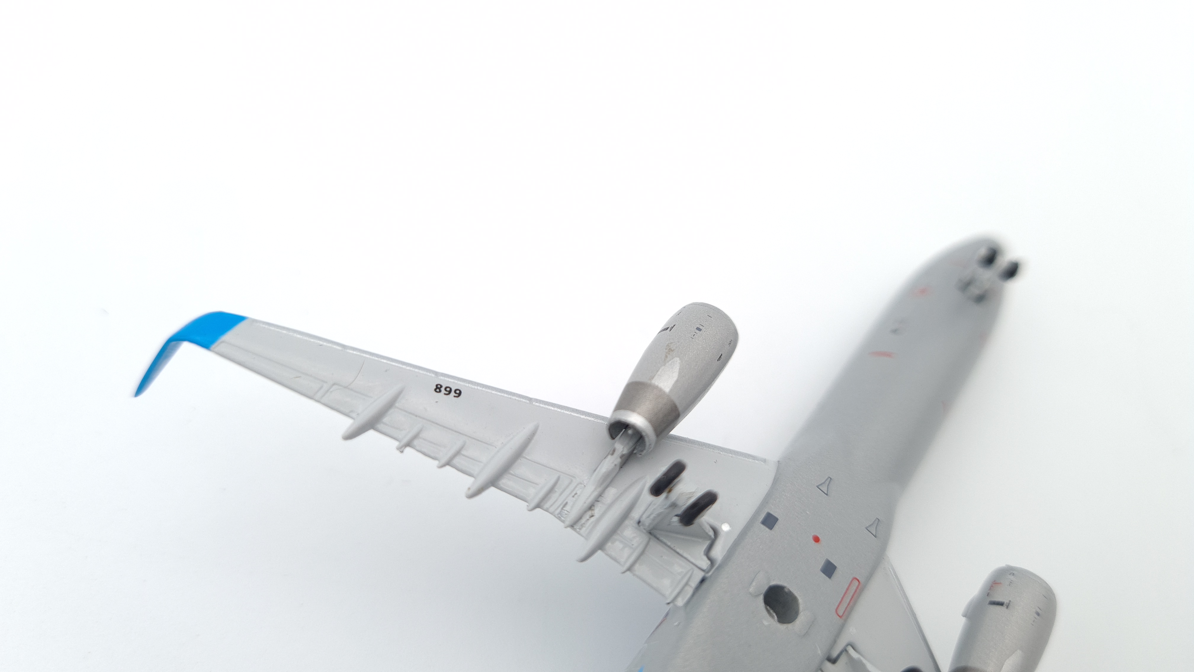 ScaleModelStore.com :: GeminiJets 1:400 - GJAAL2139_paint_damage ...