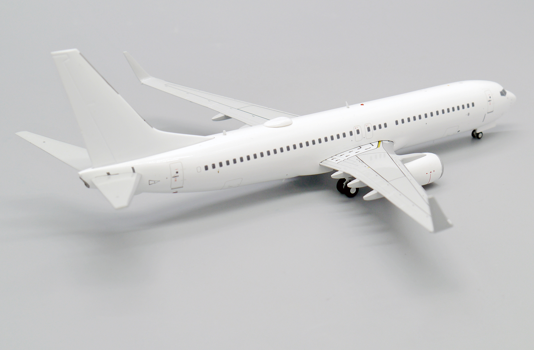 ScaleModelStore.com :: JC Wings 1:200 - BK1067 - Blank Boeing 737-800