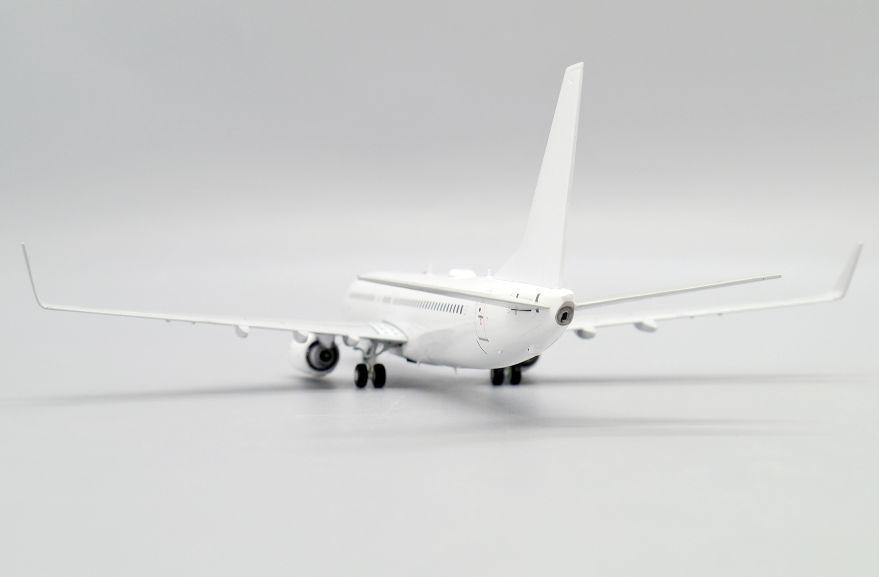 ScaleModelStore.com :: JC Wings 1:200 - BK1067 - Blank Boeing 737-800