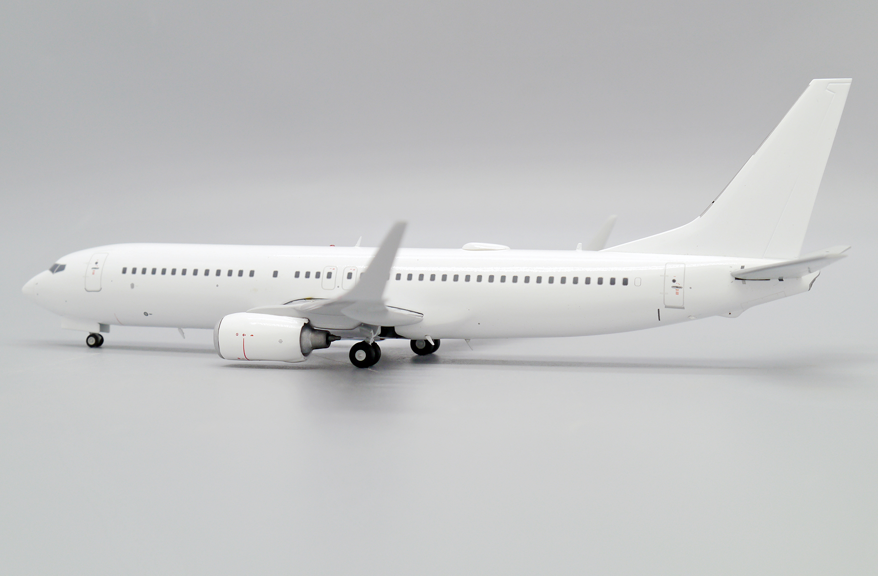 ScaleModelStore.com :: JC Wings 1:200 - BK1067 - Blank Boeing 737-800