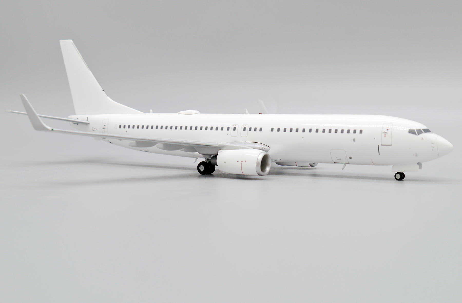 ScaleModelStore.com :: JC Wings 1:200 - BK1067 - Blank Boeing 737-800