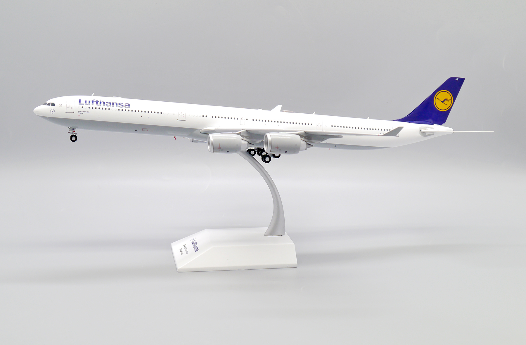 ScaleModelStore.com :: JC Wings 1:200 - EW2346008_damage2 - Lufthansa ...