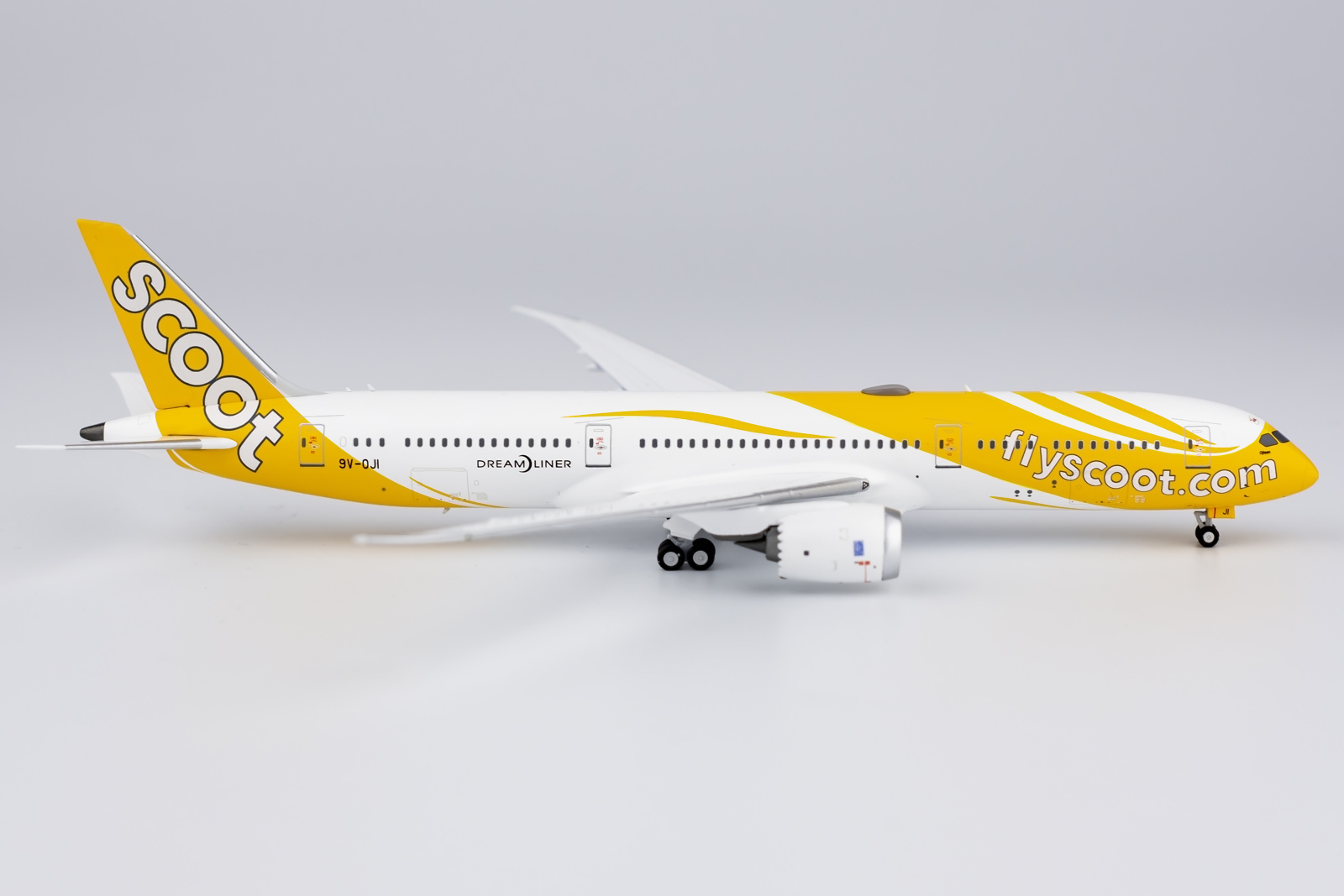 ScaleModelStore.com :: NG Models 1:400 - 55097 - Scoot Boeing 787-9