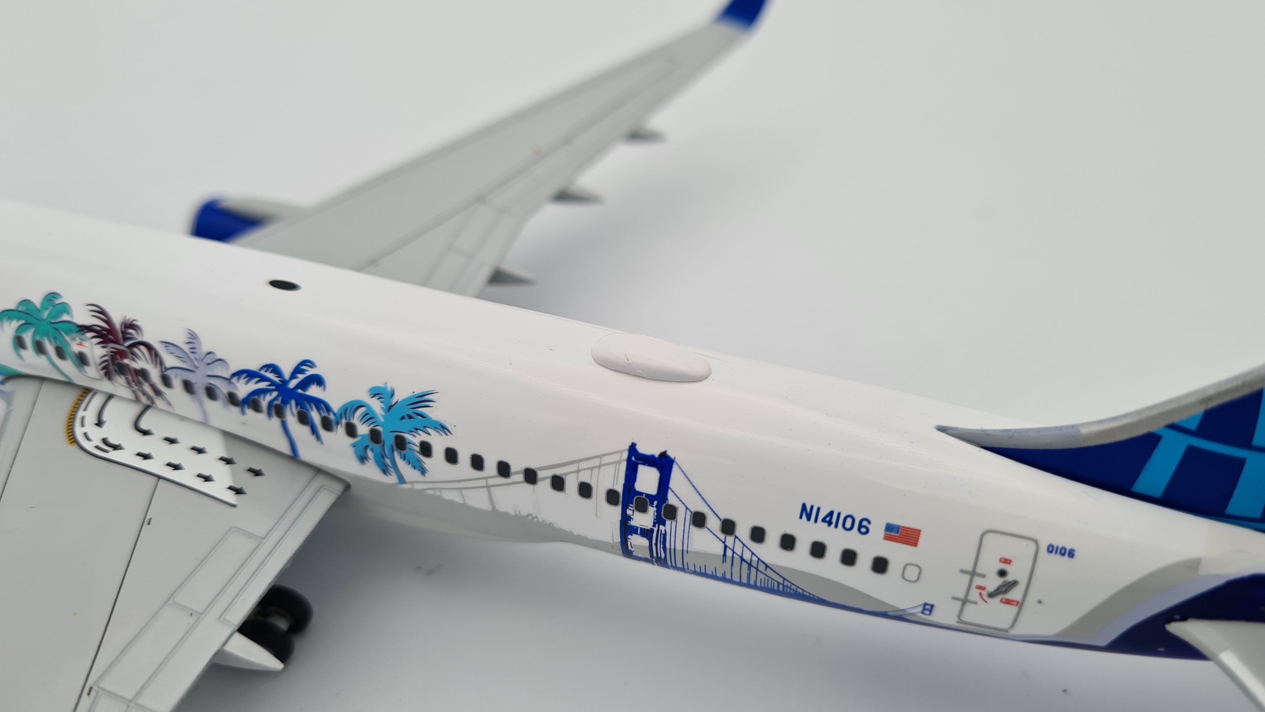 ScaleModelStore.com :: JC Wings 1:200 - LH2268_damage - United Airlines ...