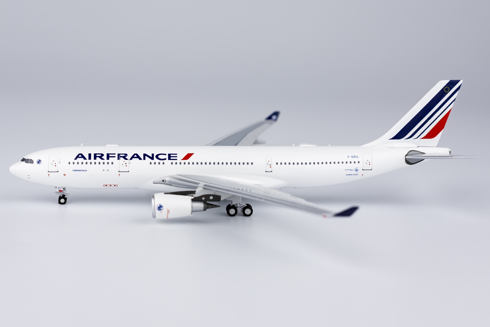 ScaleModelStore.com :: NG Models 1:400 - 61057 - Air France Airbus A330-200