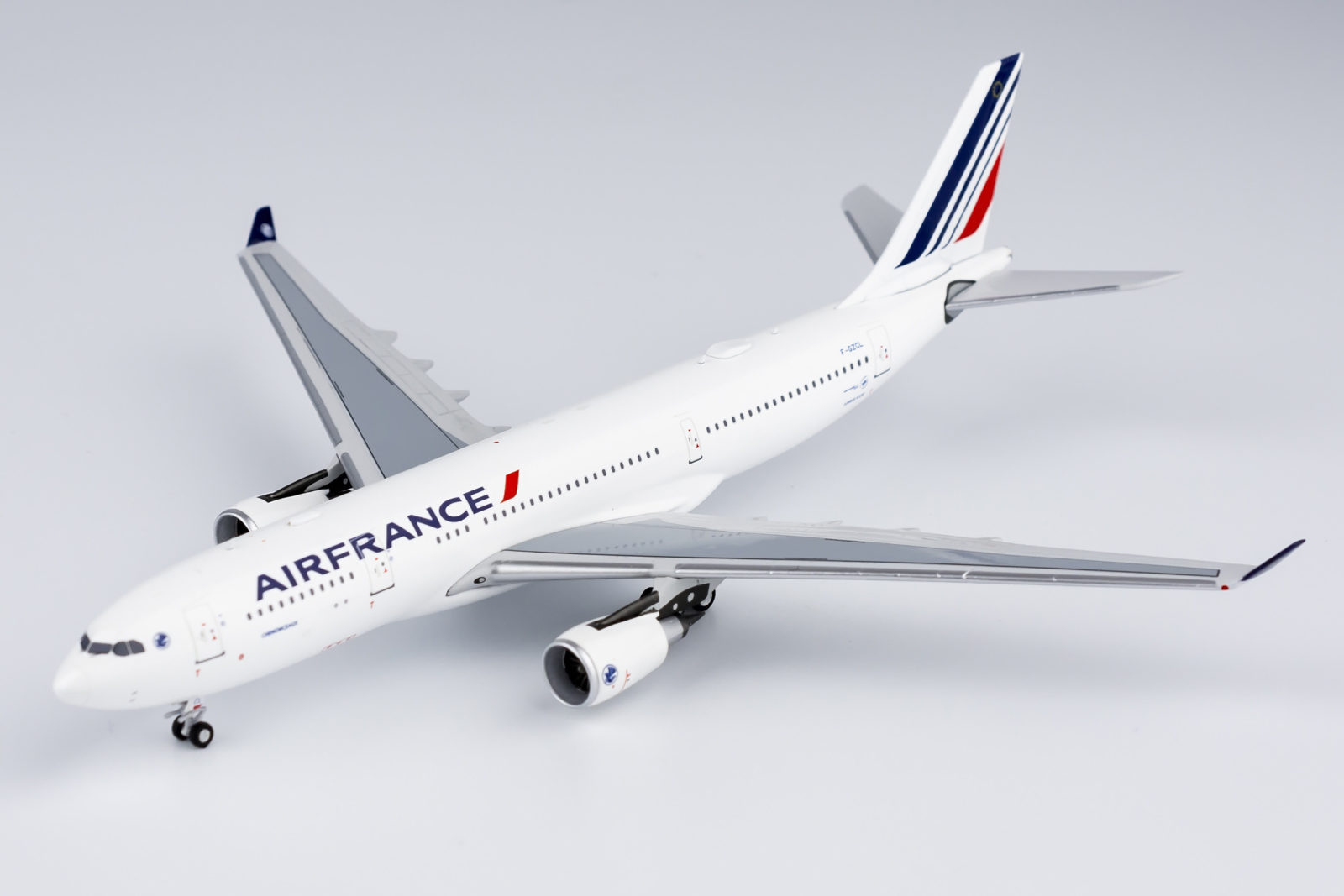 ScaleModelStore.com :: NG Models 1:400 - 61057 - Air France Airbus A330-200