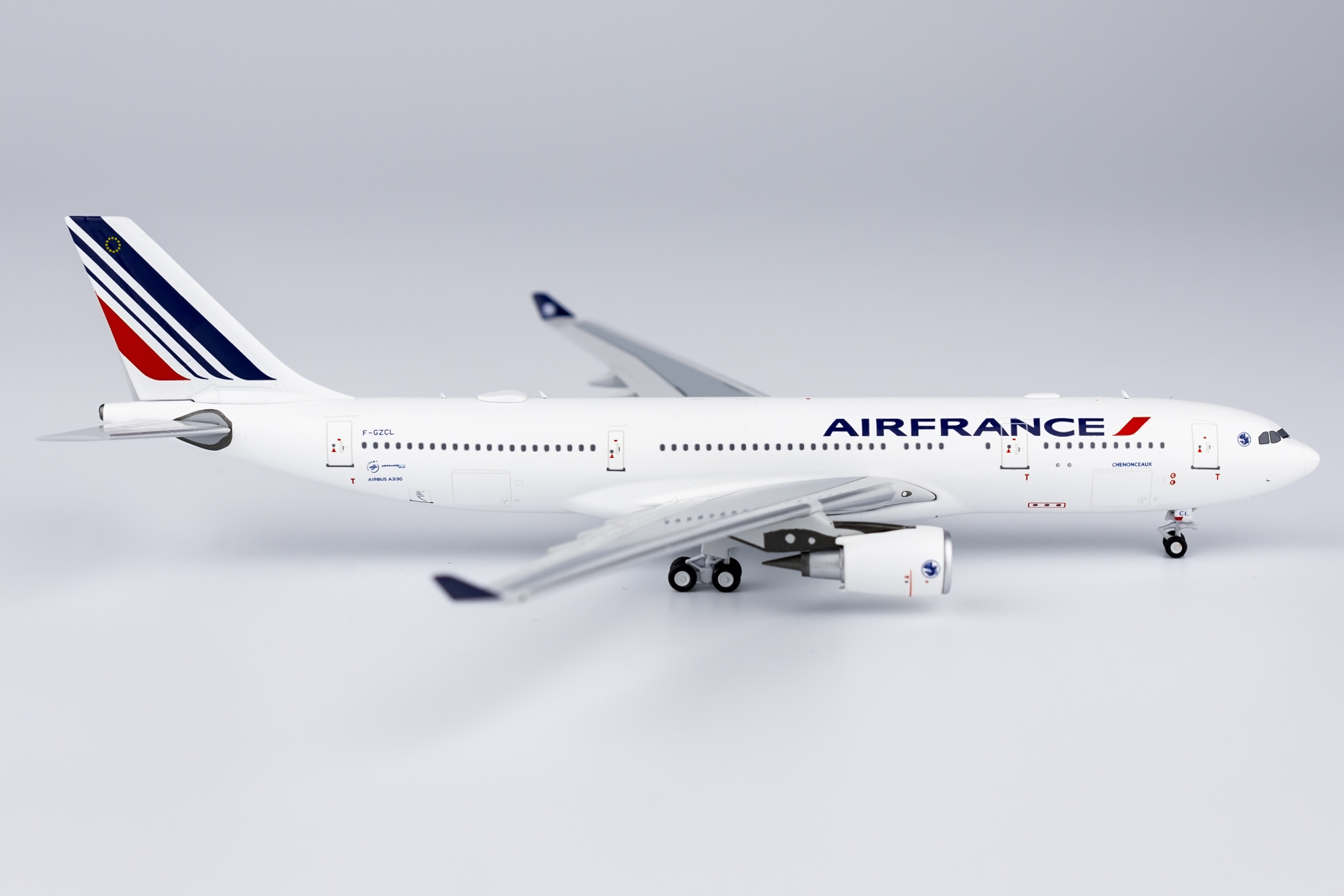 ScaleModelStore.com :: NG Models 1:400 - 61057 - Air France Airbus A330-200