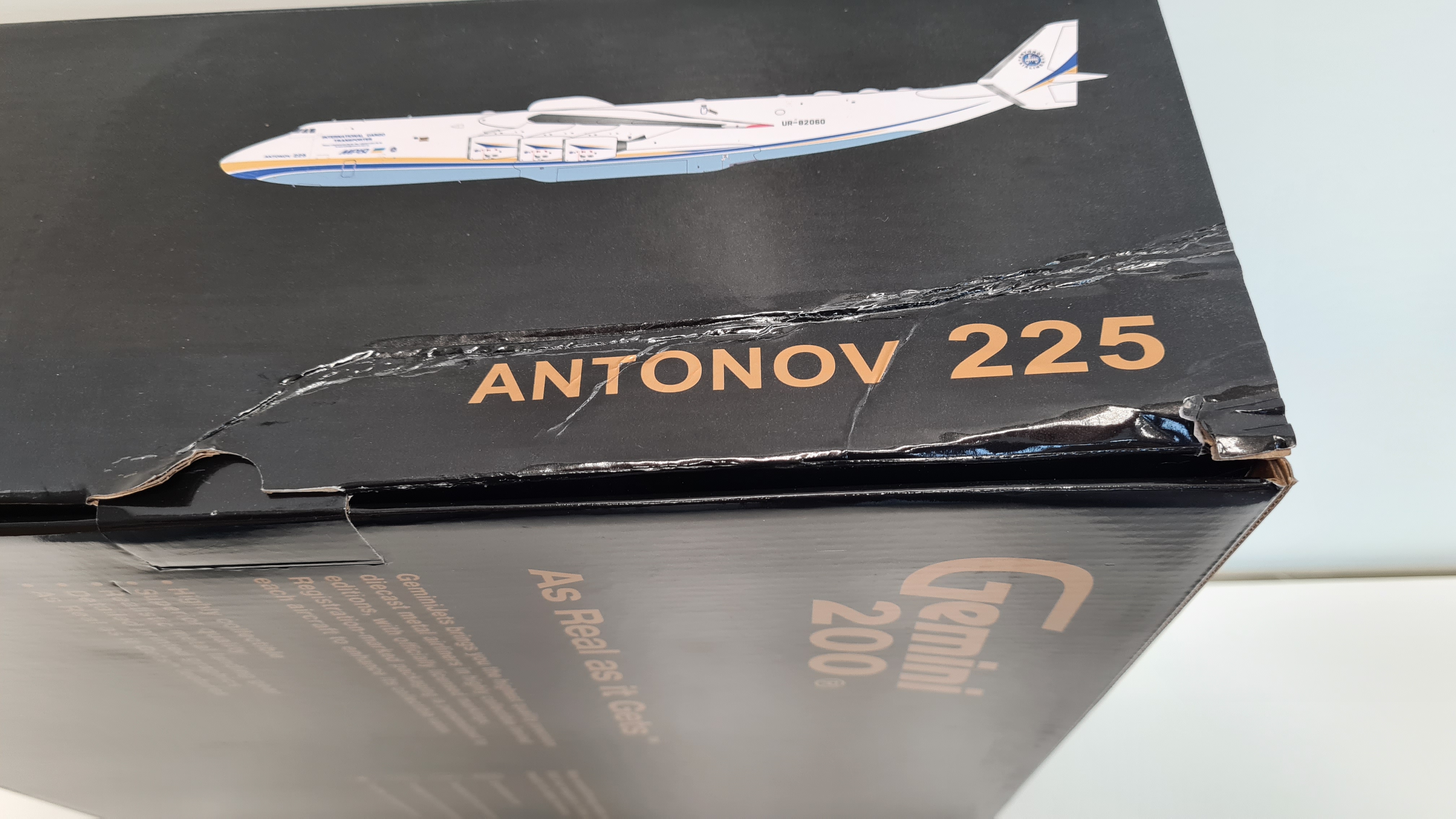 ScaleModelStore.com :: GeminiJets 1:200 - G2ADB1225_dam_box2 - Antonov ...