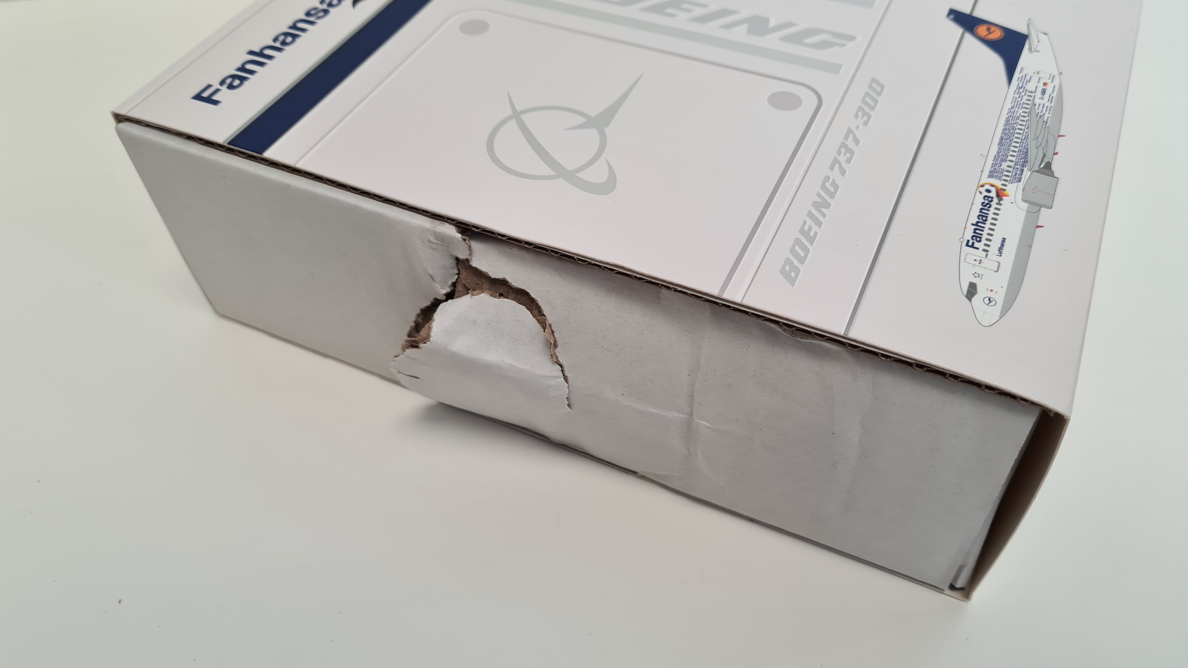 ScaleModelStore.com :: JC Wings 1:200 - EW2733001_box_stand - Lufthansa ...