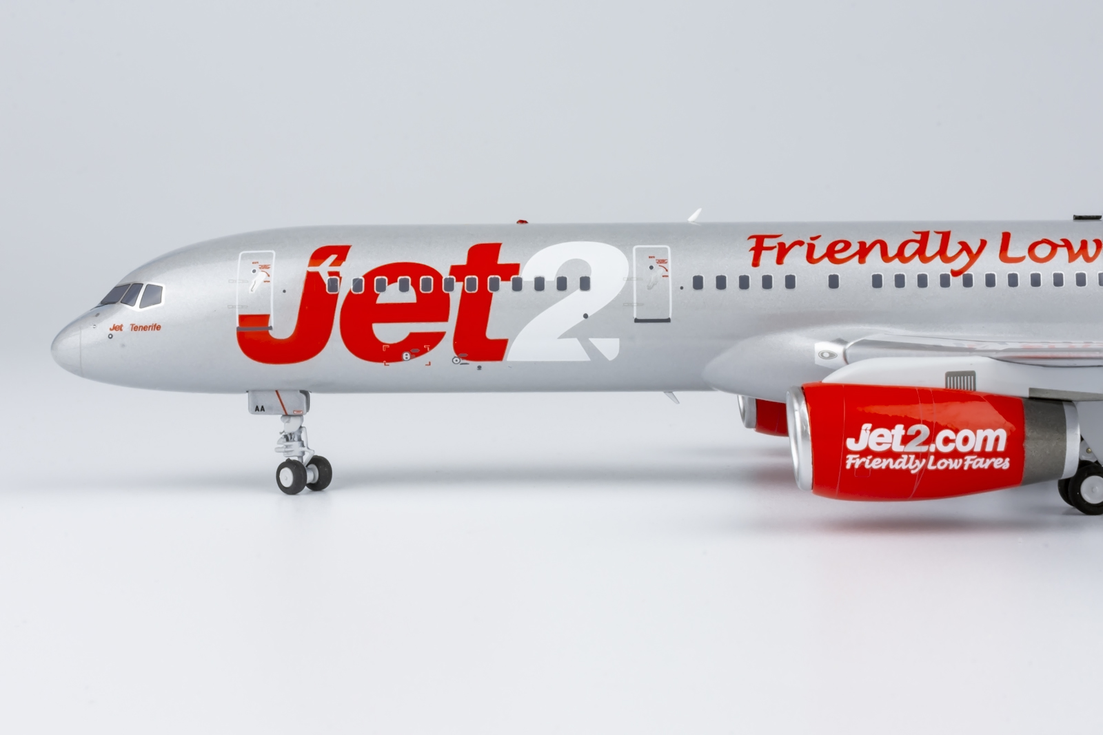 ScaleModelStore.com :: NG Models 1:200 - 42002 - Jet2 Boeing 757-200