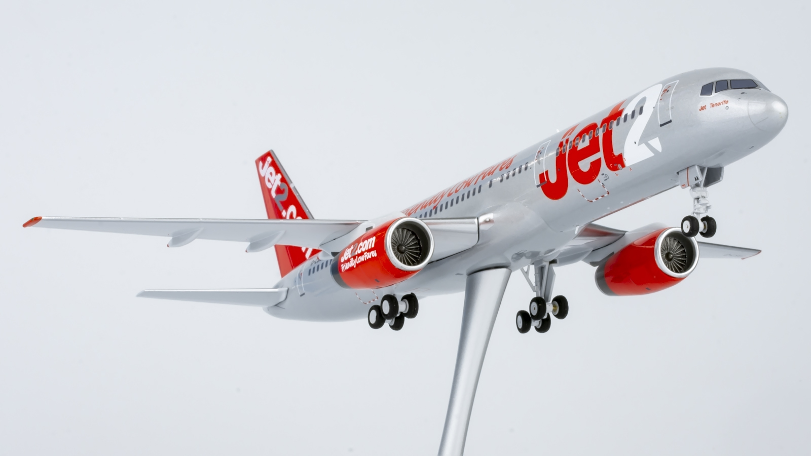 ScaleModelStore.com :: NG Models 1:200 - 42002 - Jet2 Boeing 757-200