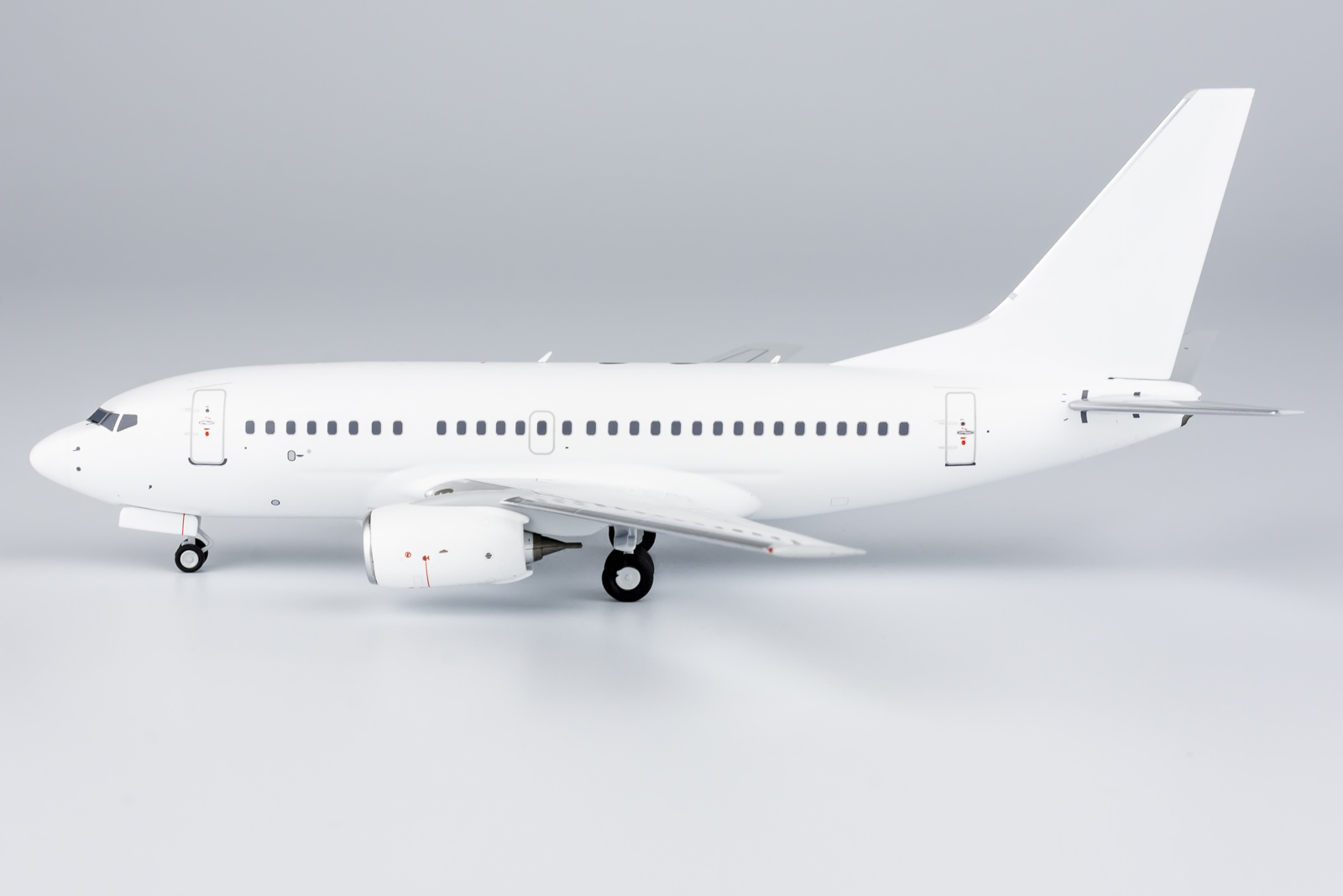 ScaleModelStore.com :: NG Models 1:200 - 06000 - Blank Boeing 737-600