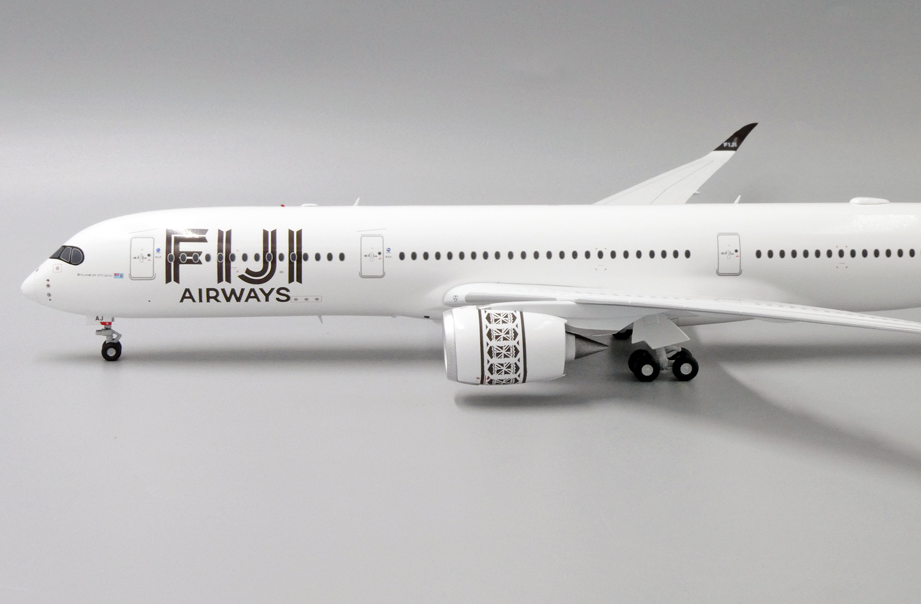 ScaleModelStore.com :: JC Wings 1:200 - XX2395 - Fiji Airways Airbus ...