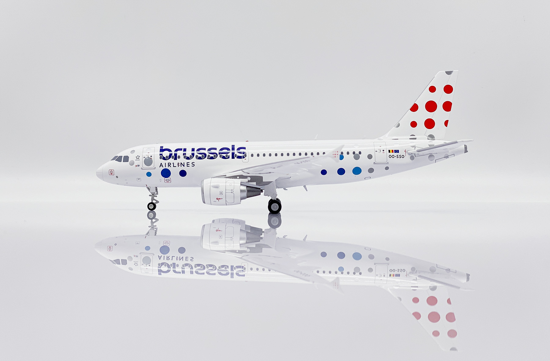 ScaleModelStore.com :: JC Wings 1:200 - XX20272_box - Brussels Airlines ...