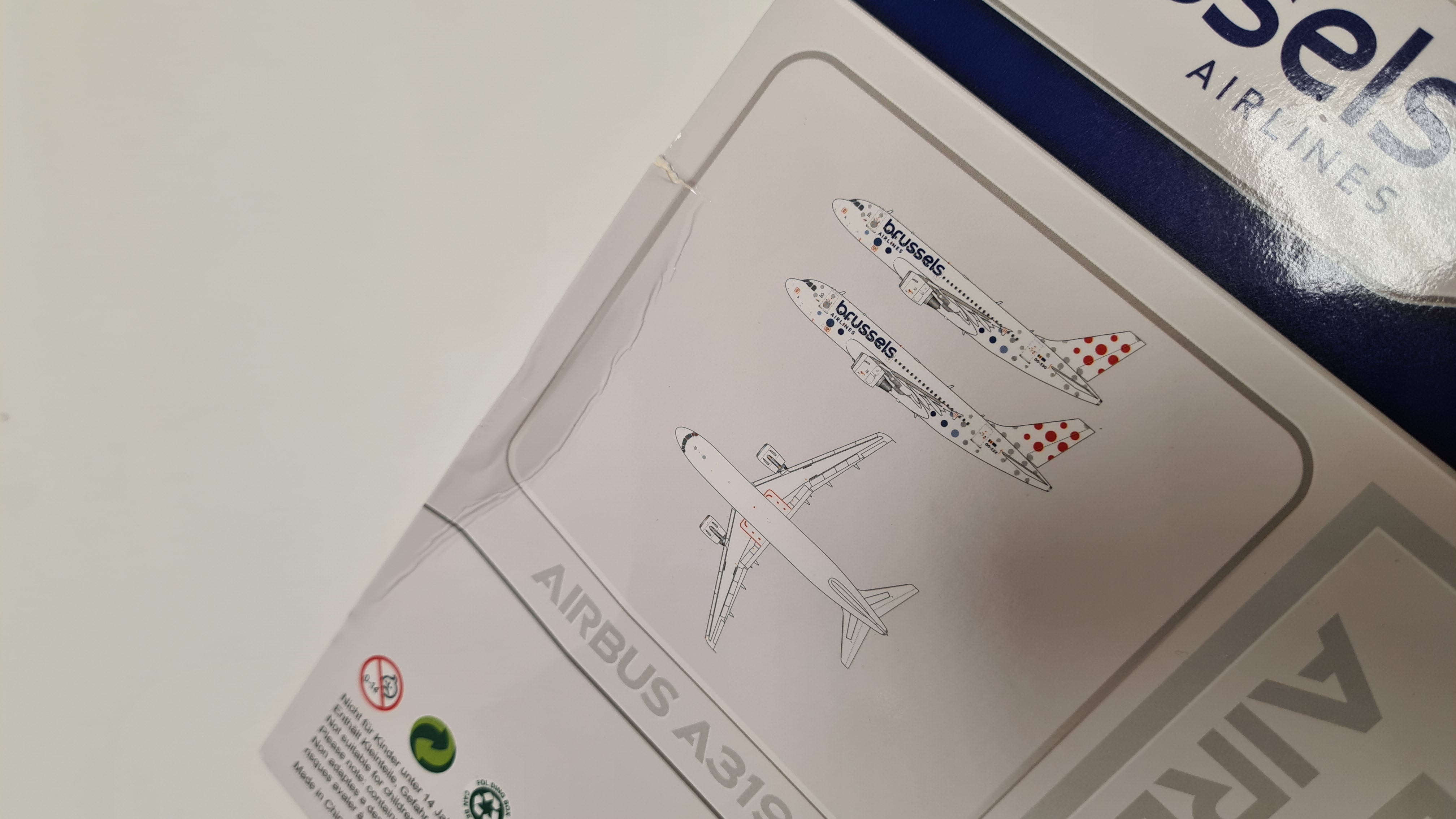 ScaleModelStore.com :: JC Wings 1:200 - XX20272_box - Brussels Airlines ...