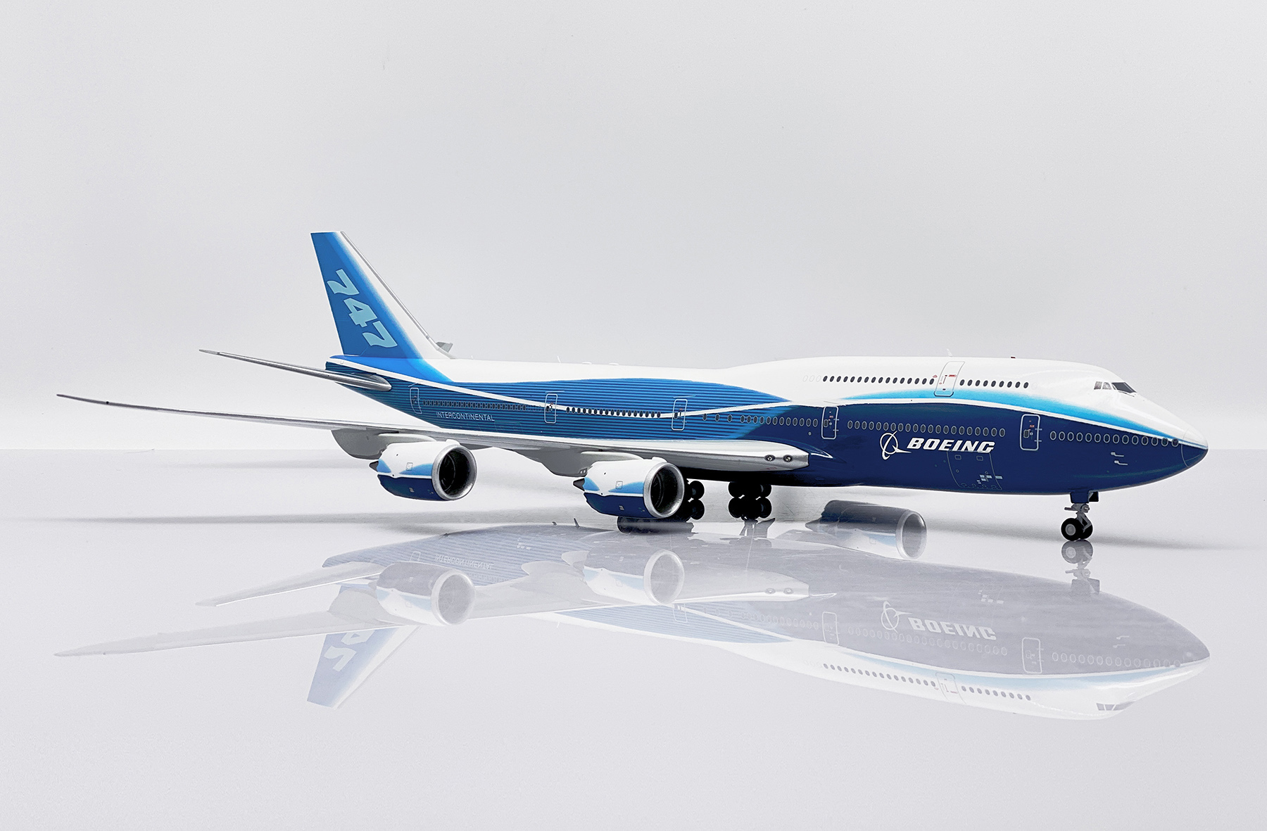 ScaleModelStore.com :: JC Wings 1:200 - LH2239_paint_box - Boeing House ...