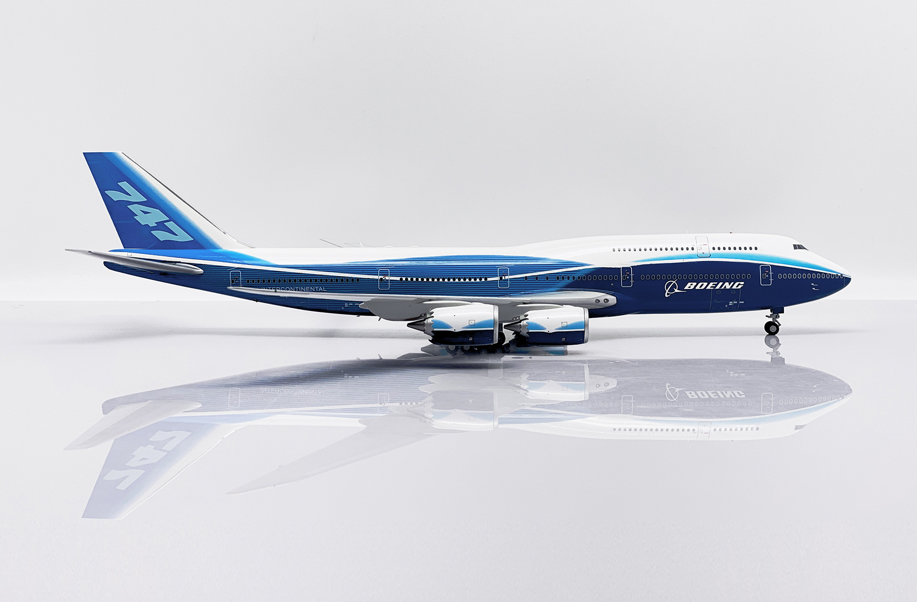 ScaleModelStore.com :: JC Wings 1:200 - LH2239_box - Boeing House ...