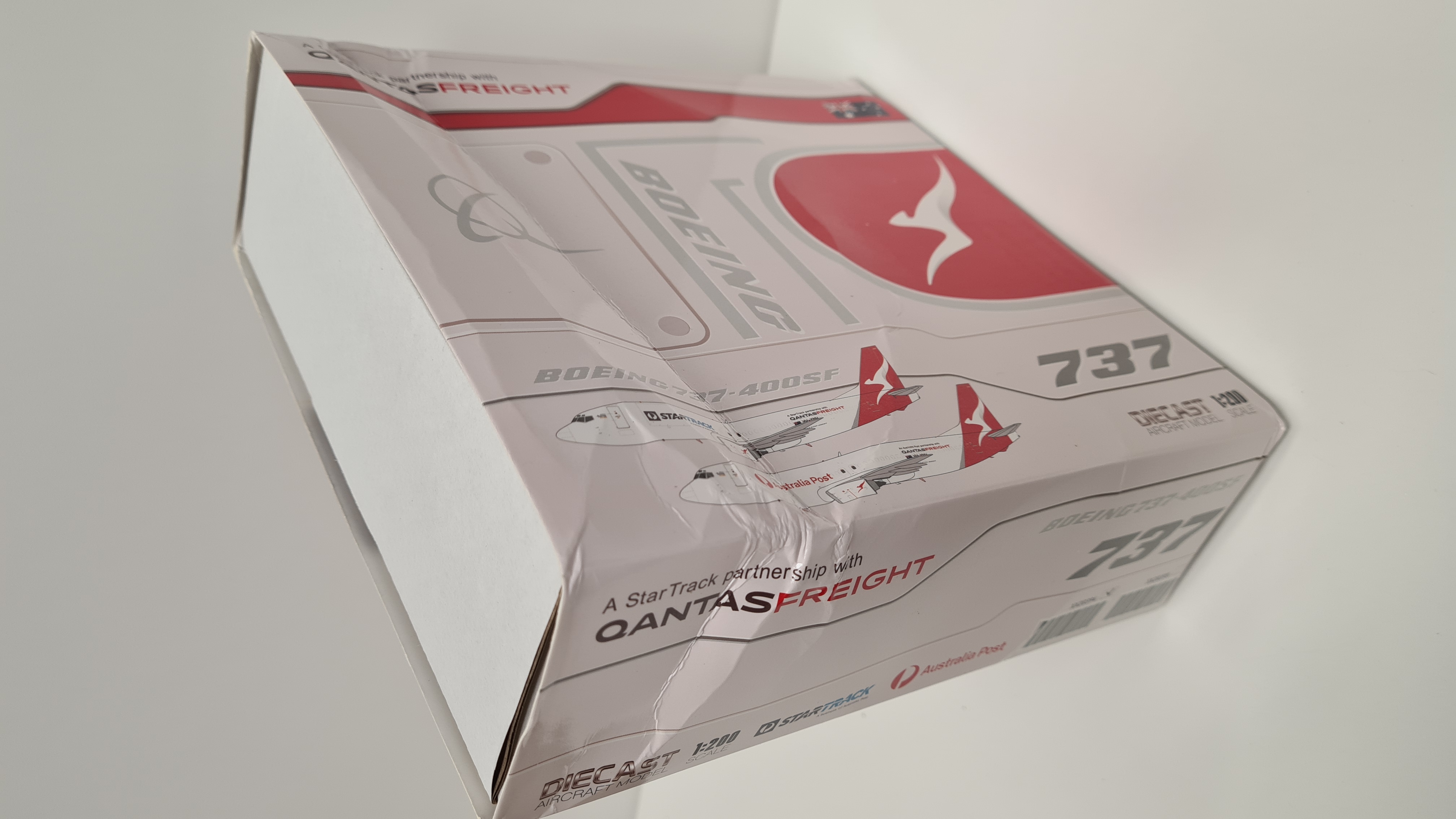ScaleModelStore.com :: JC Wings 1:200 - XX20394_box - Qantas Freight ...
