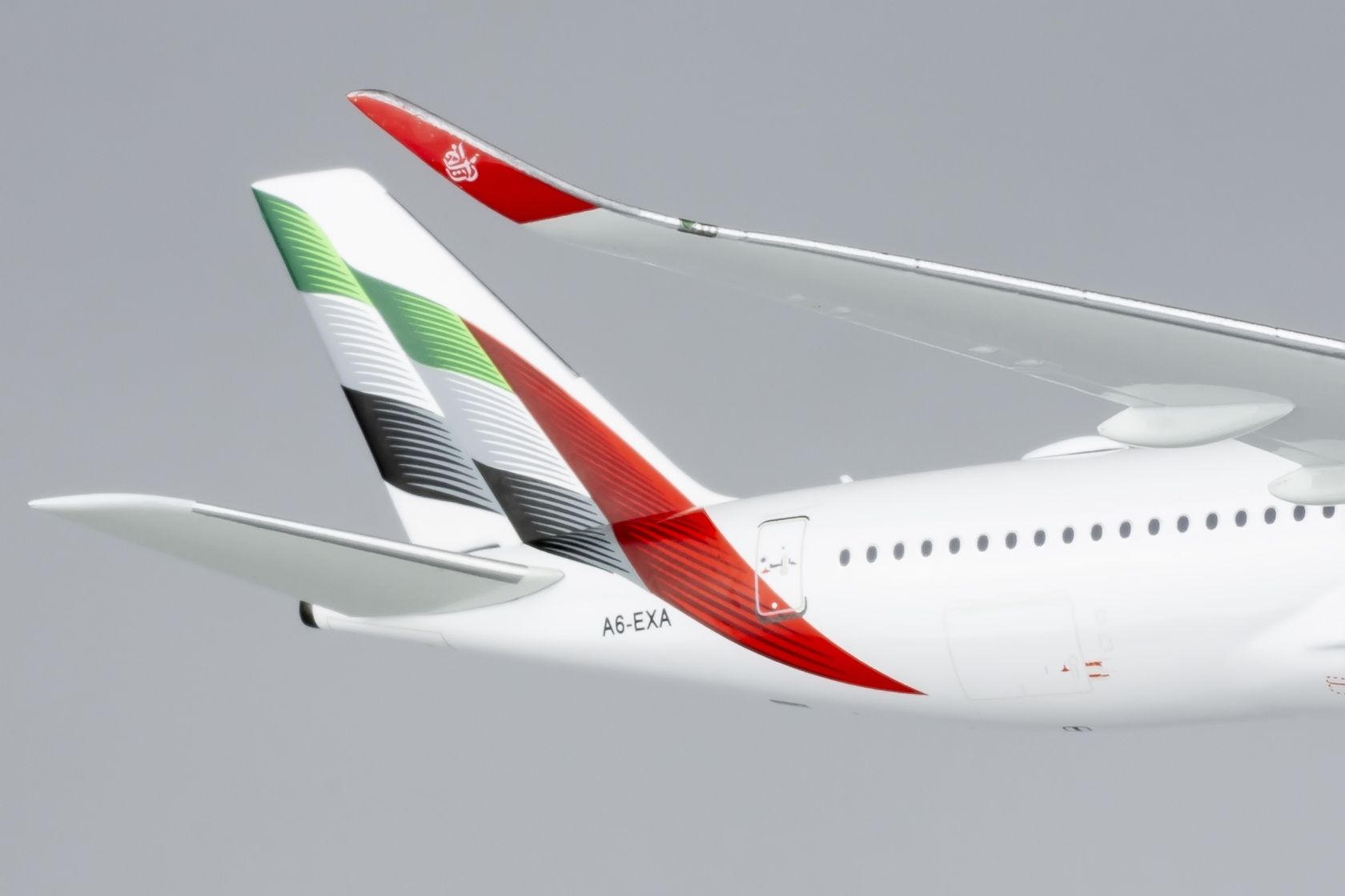 ScaleModelStore.com :: NG Models 1:400 - 39072 - Emirates Airbus A350-900