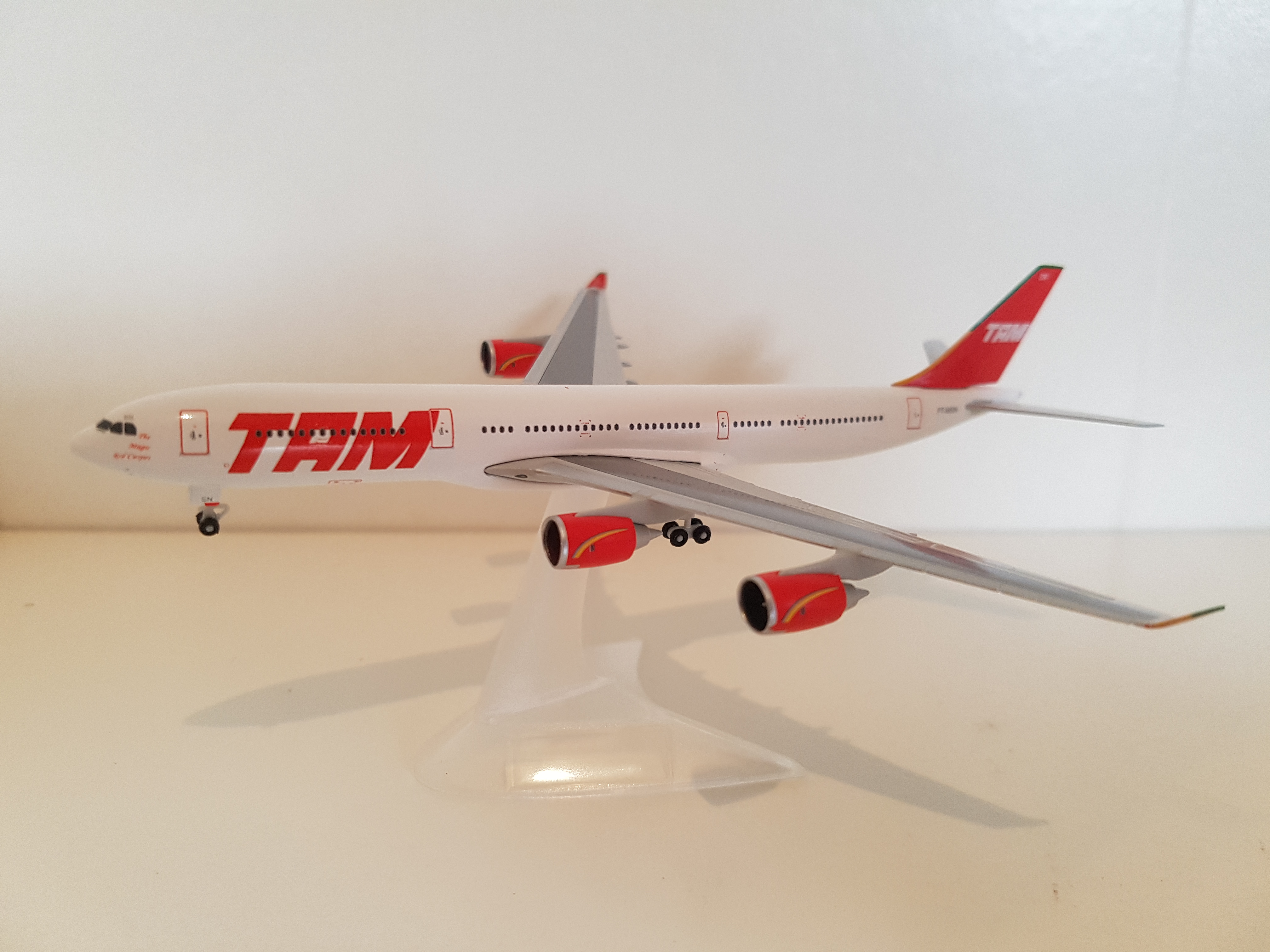 ScaleModelStore.com :: Herpa Wings 1:500 - 529204 - TAM Airbus A340-500
